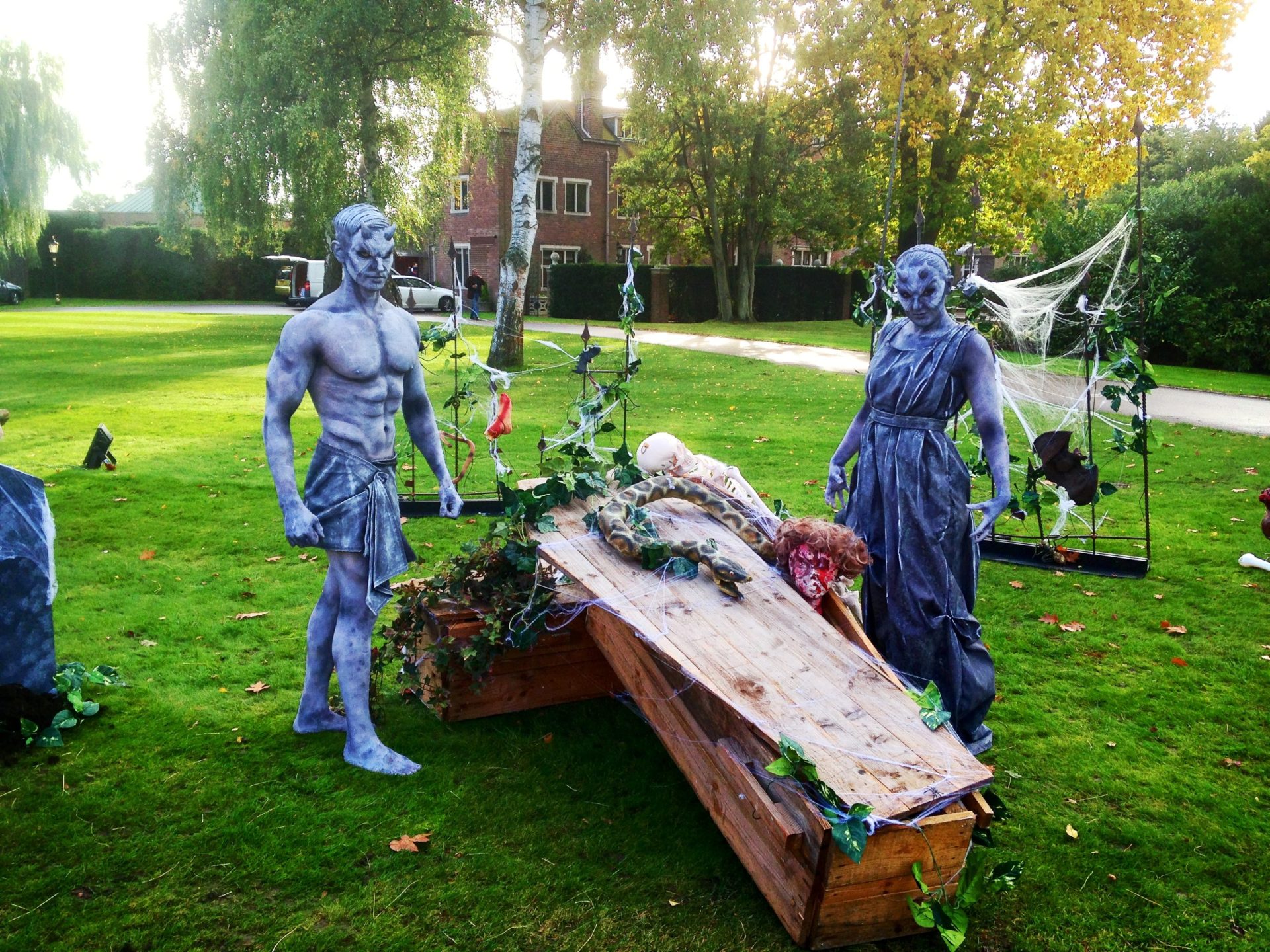 Gargoyle Living Statue | Gravity Live